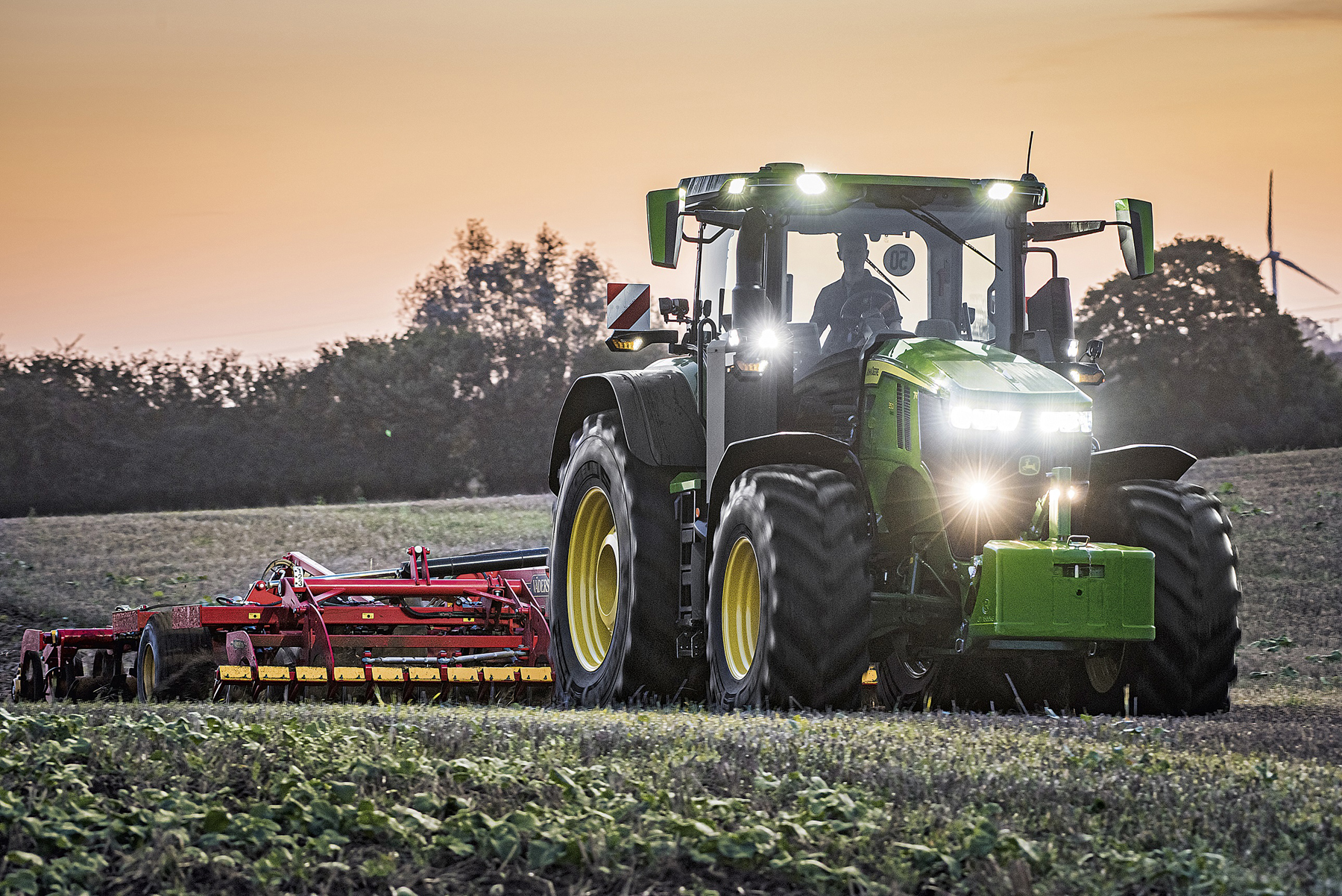 John Deere 7R Series leaps ahead – Wheels and Fields