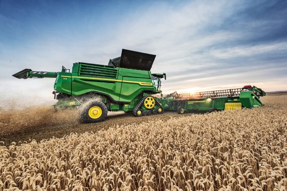 John Deere brings high-capacity X-Series combines to Europe – Wheels ...