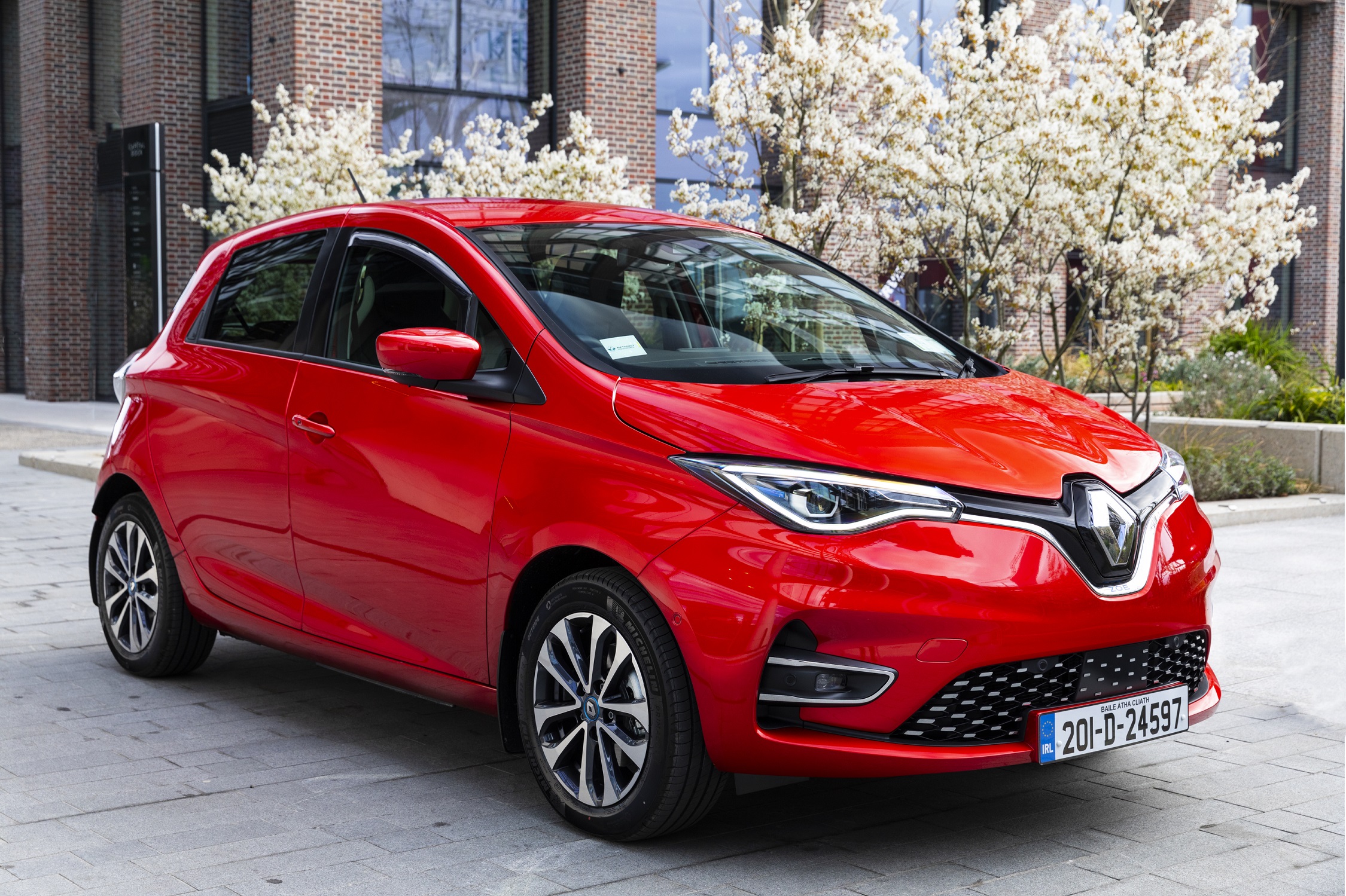 Renault Group announces new offers across all ranges – Wheels and Fields