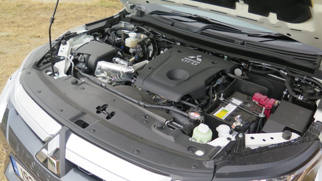 Mitsubishi L200 takes on Hilux in 4×4 pick-up market – Wheels and Fields