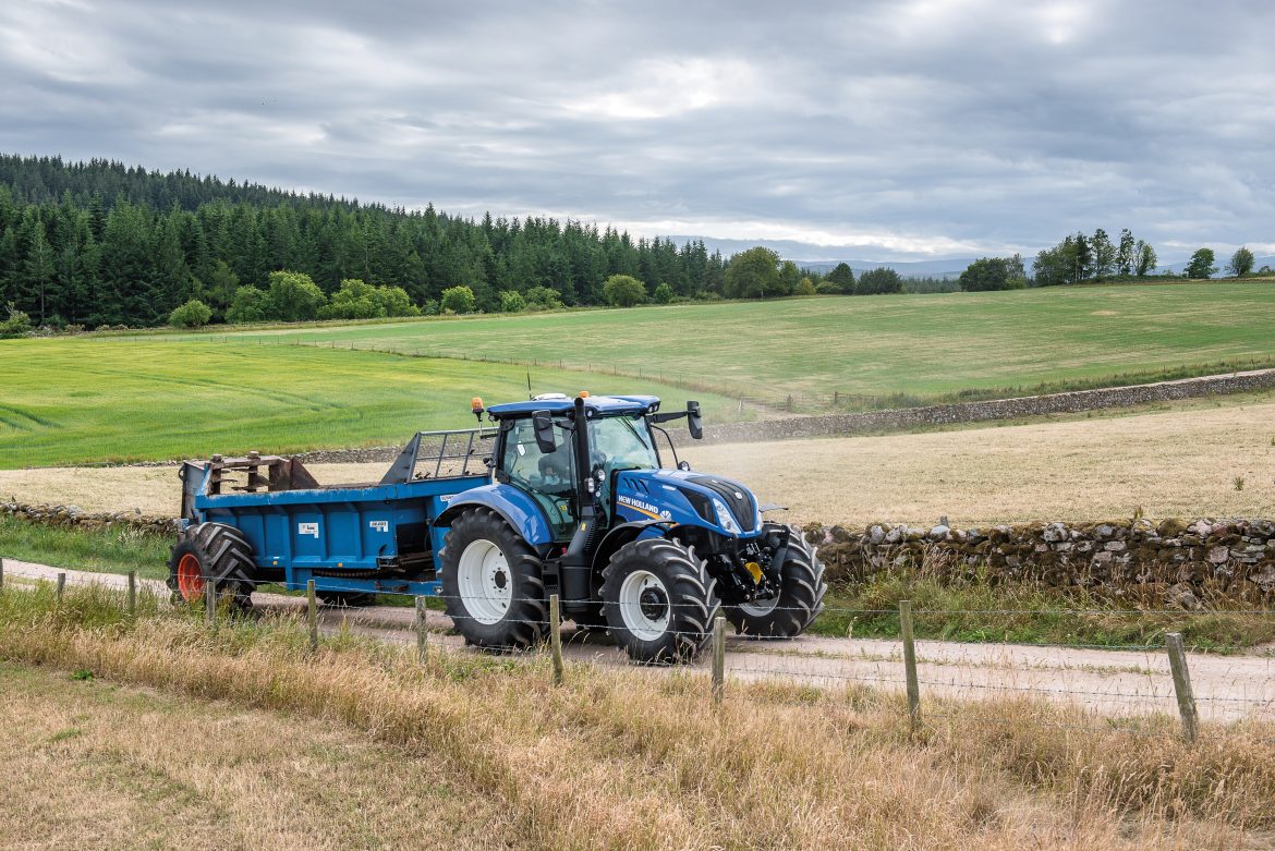 New Holland widens T6 tractor range with 6-cylinder T6.160 Dynamic ...