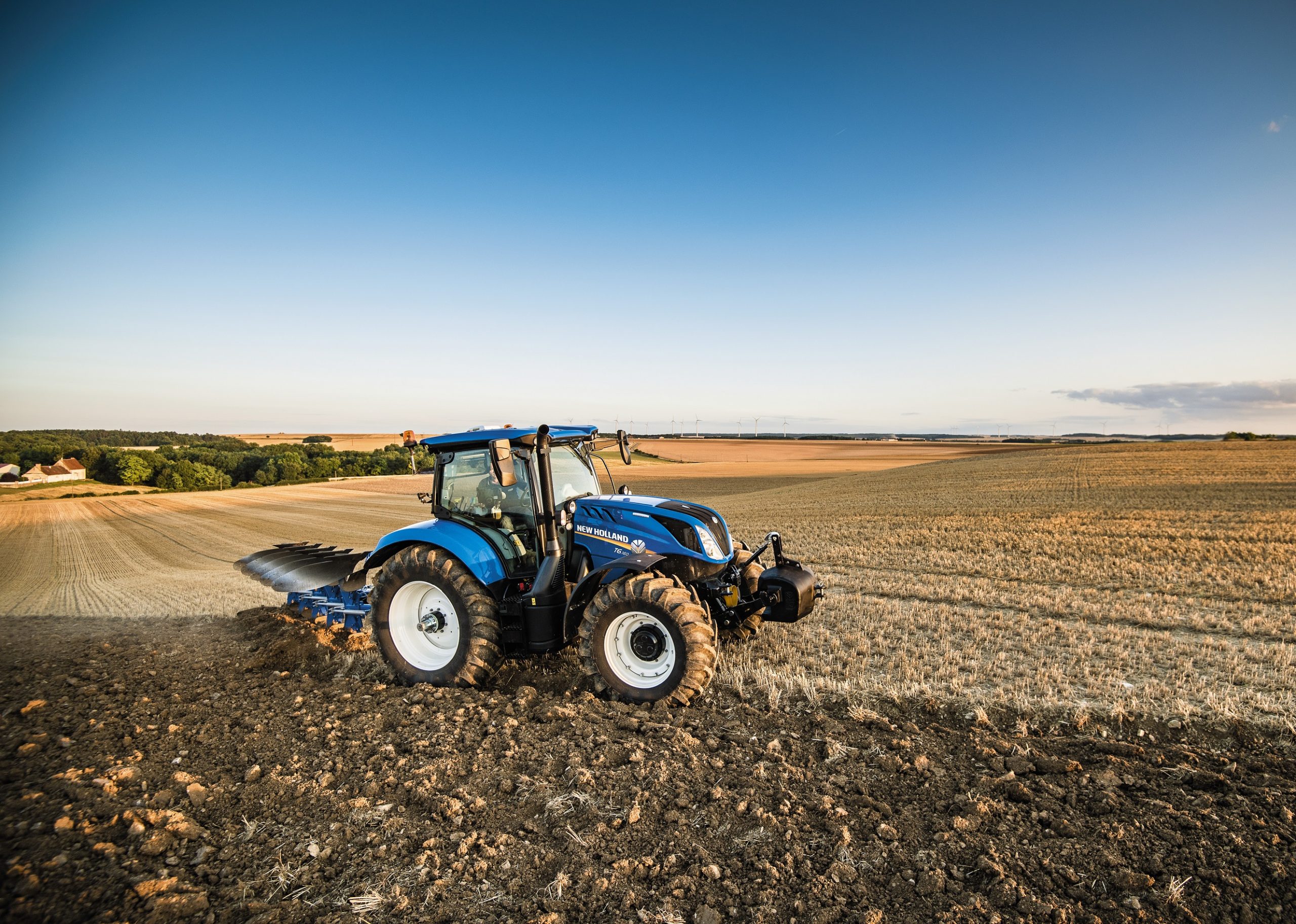 New Holland widens T6 tractor range with 6-cylinder T6.160 Dynamic ...