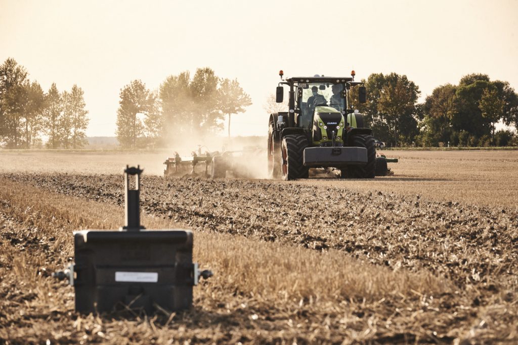 Increasing efficiency with Claas CEMOS for tractors now DLG-approved ...