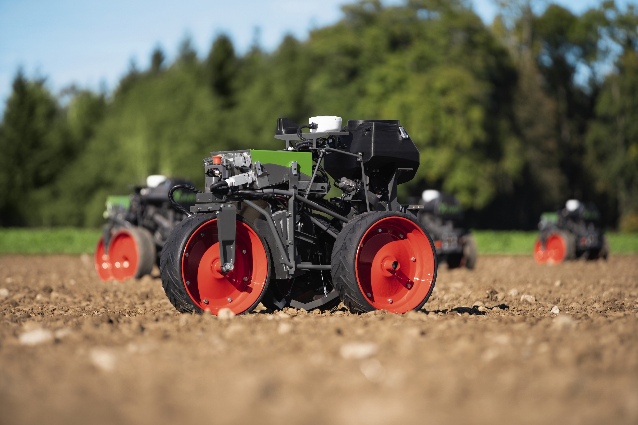 Latest generation of seed sowing robots: The Fendt Xaver comes of age ...