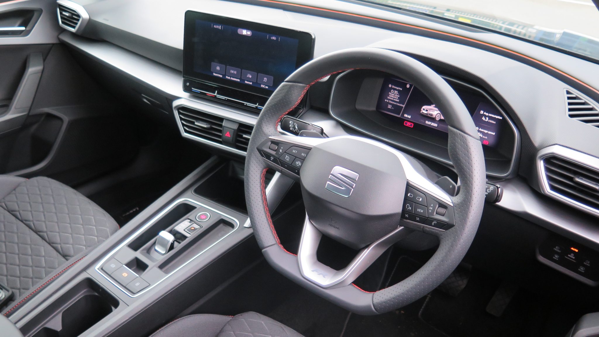 Seat’s Leon takes on the Golf and wins – Wheels and Fields