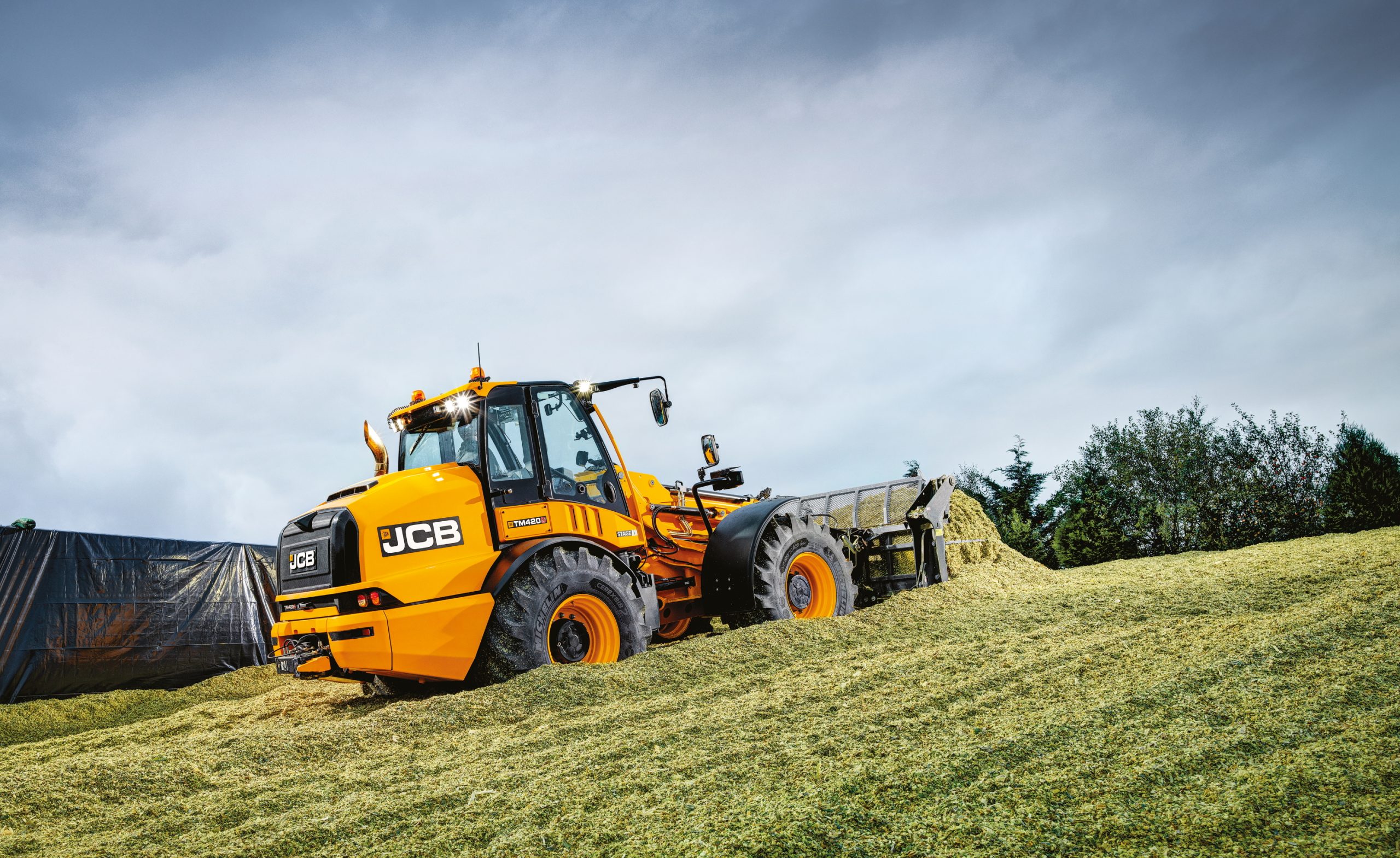 JCB claims industry-first features for new high speed telescopic ...