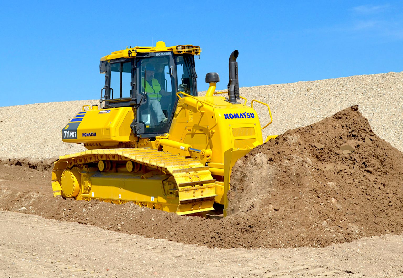 Komatsu offers intelligent control in new Dd71-24 dozer – Wheels and Fields