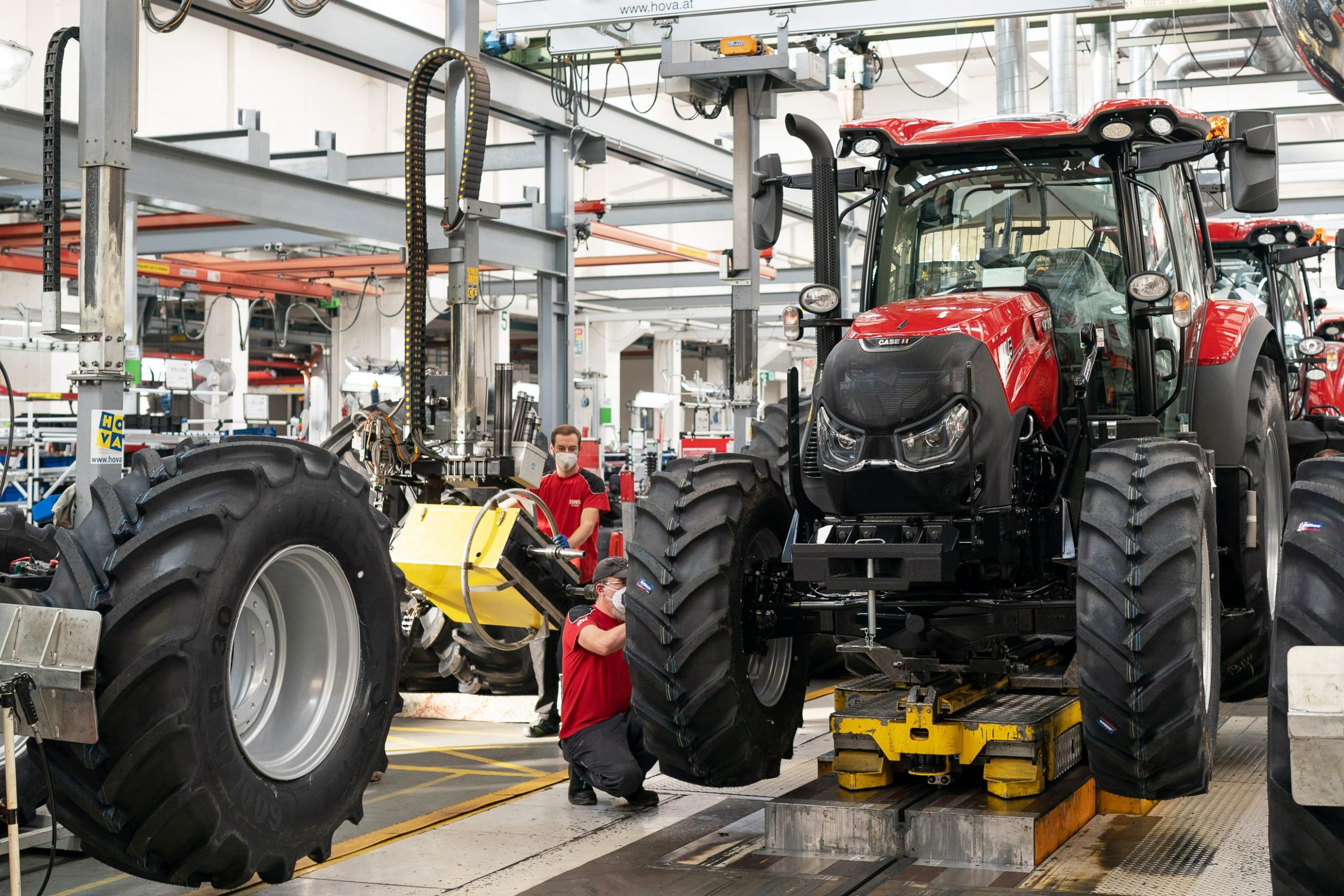 Case IH and STEYR operations get back-to-back Austrian awards – Wheels ...