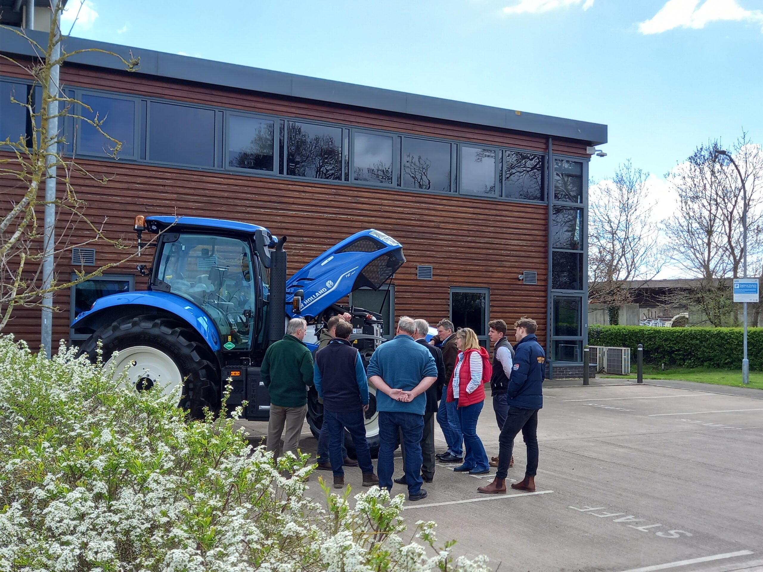 New Holland at Harper Adams University for “Farm of the Future: Net ...