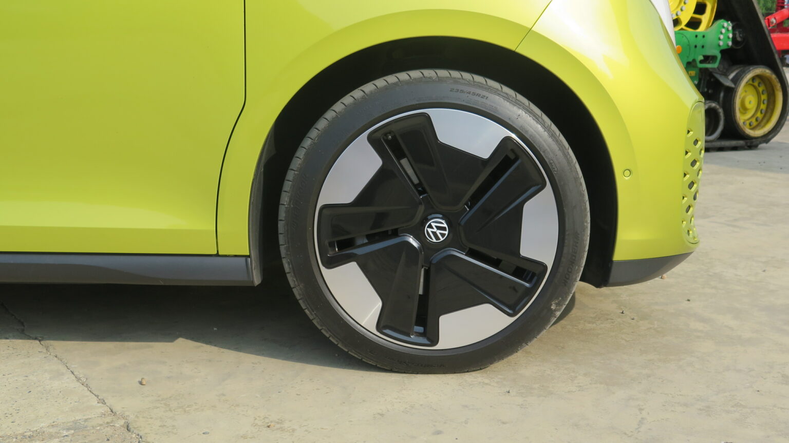 Volkswagen recreates an icon in ID.Buzz – Wheels and Fields