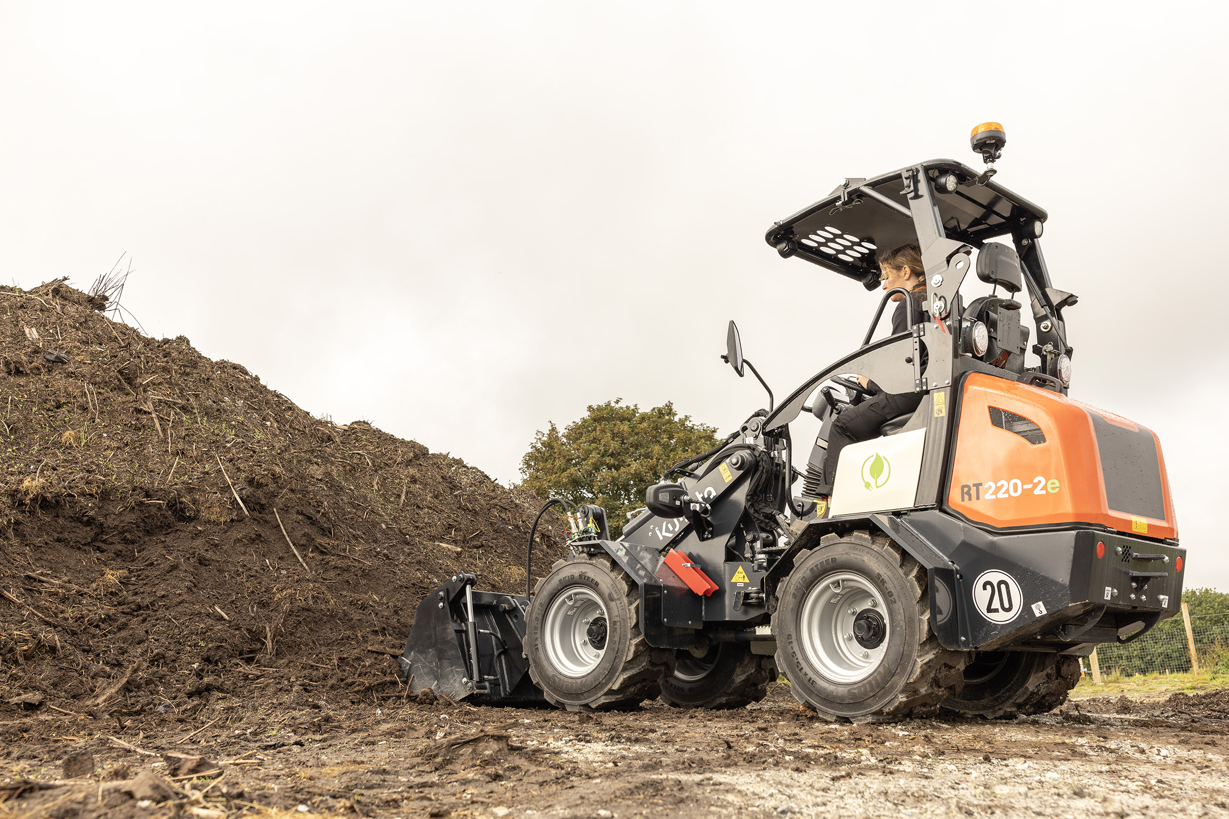 Kubota introduces battery-powered, RT compact articulated loaders ...