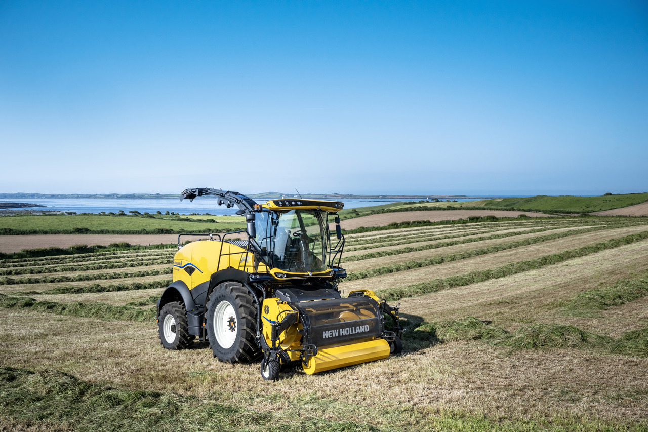 New Holland releases new UltraFeed grass pick-up for restyled New ...