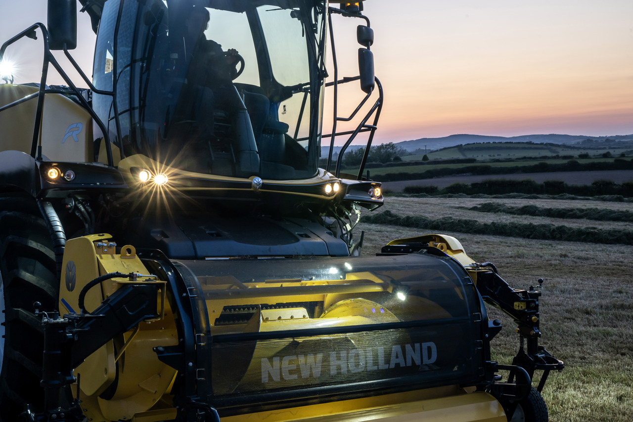 New Holland releases new UltraFeed grass pick-up for restyled New ...