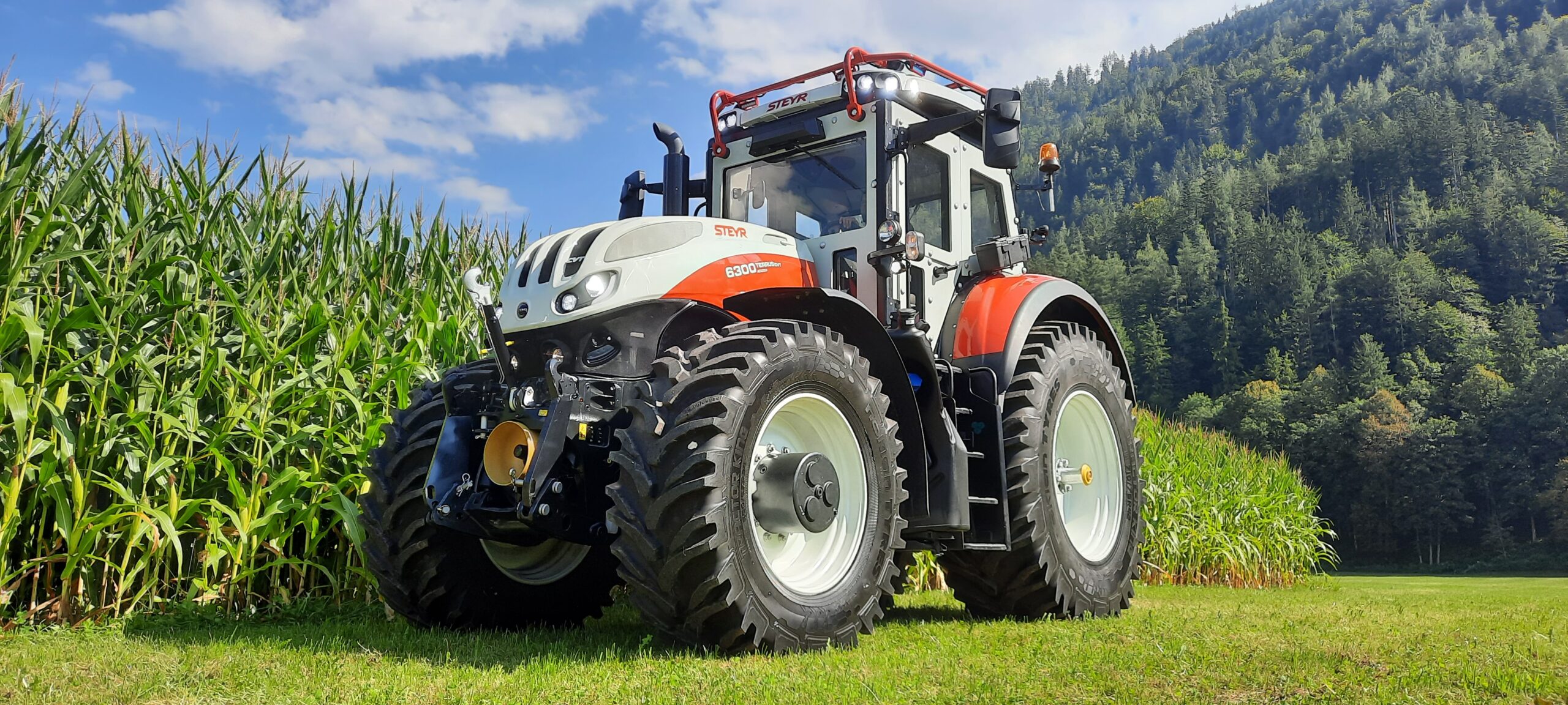 Steyr show tractor with military capabilities – Wheels and Fields