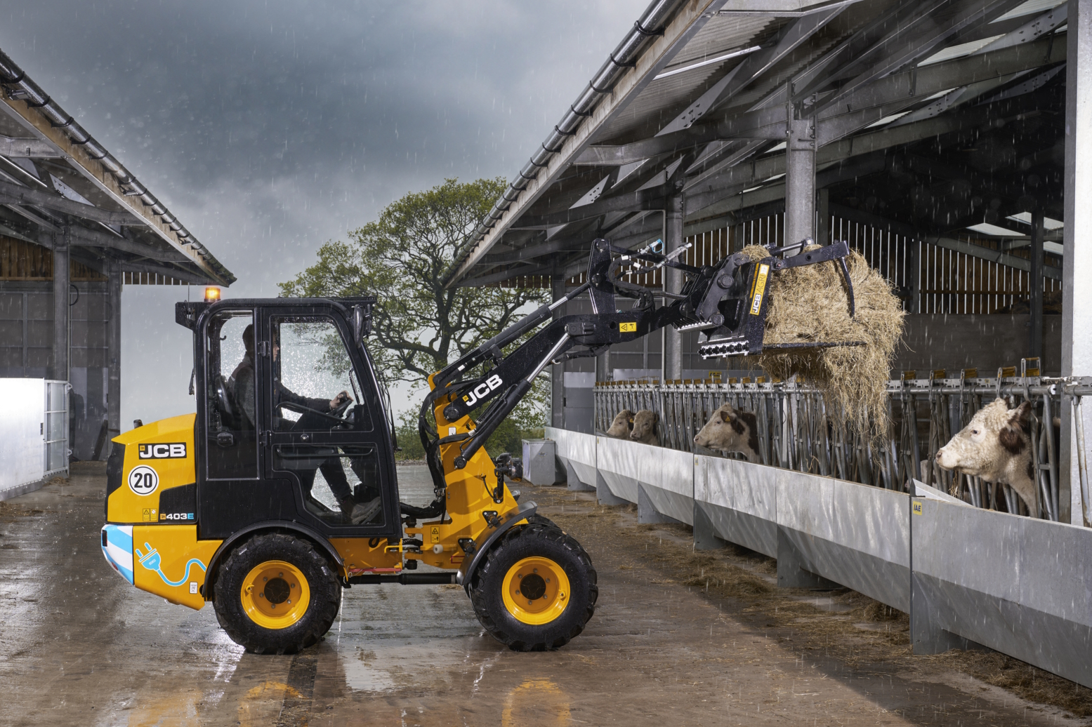 JCB Launches new 403E Electric Compact Loader – Wheels and Fields