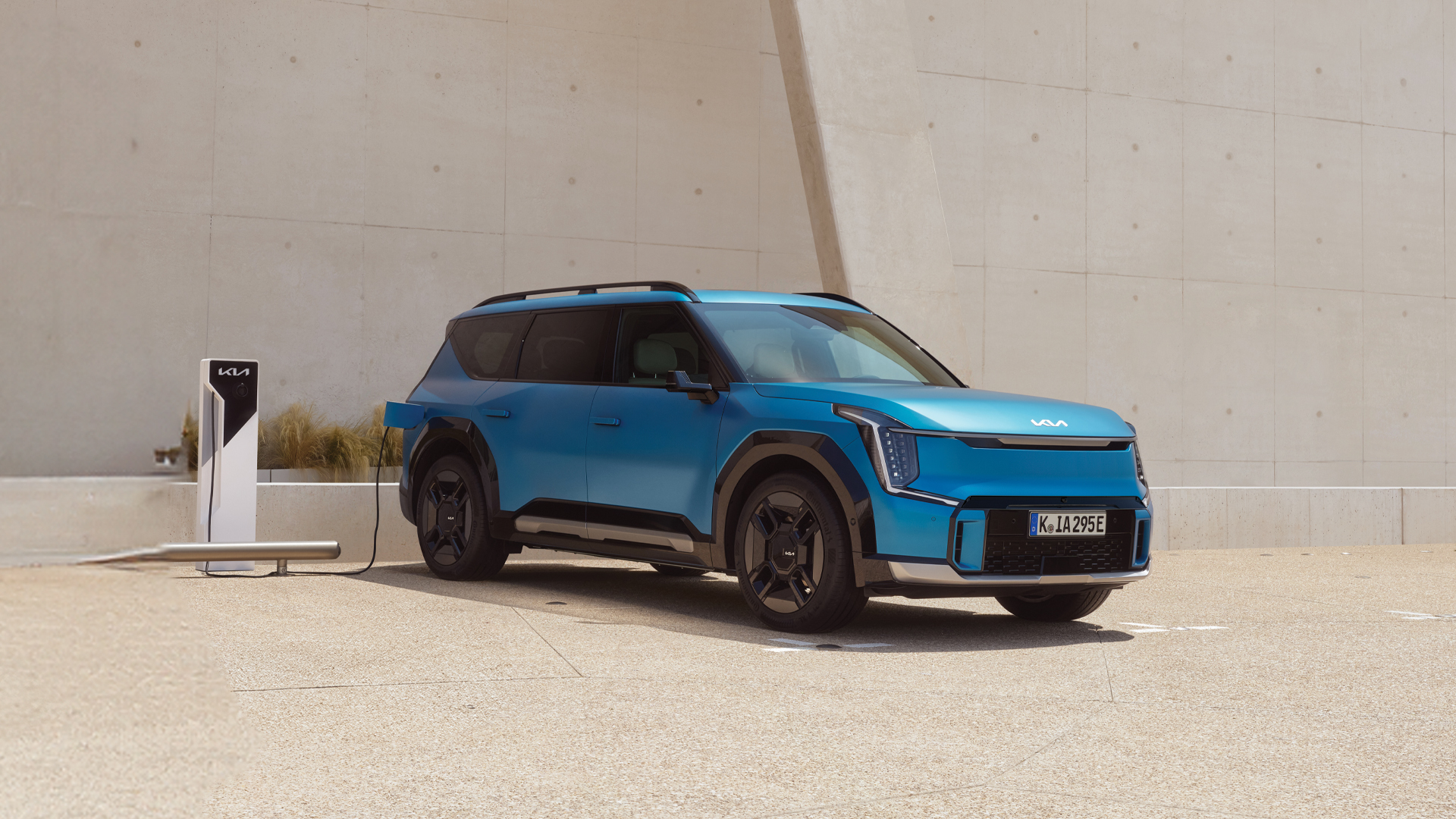 Kia Charge provides more than 900,000 charging points across Europe ...