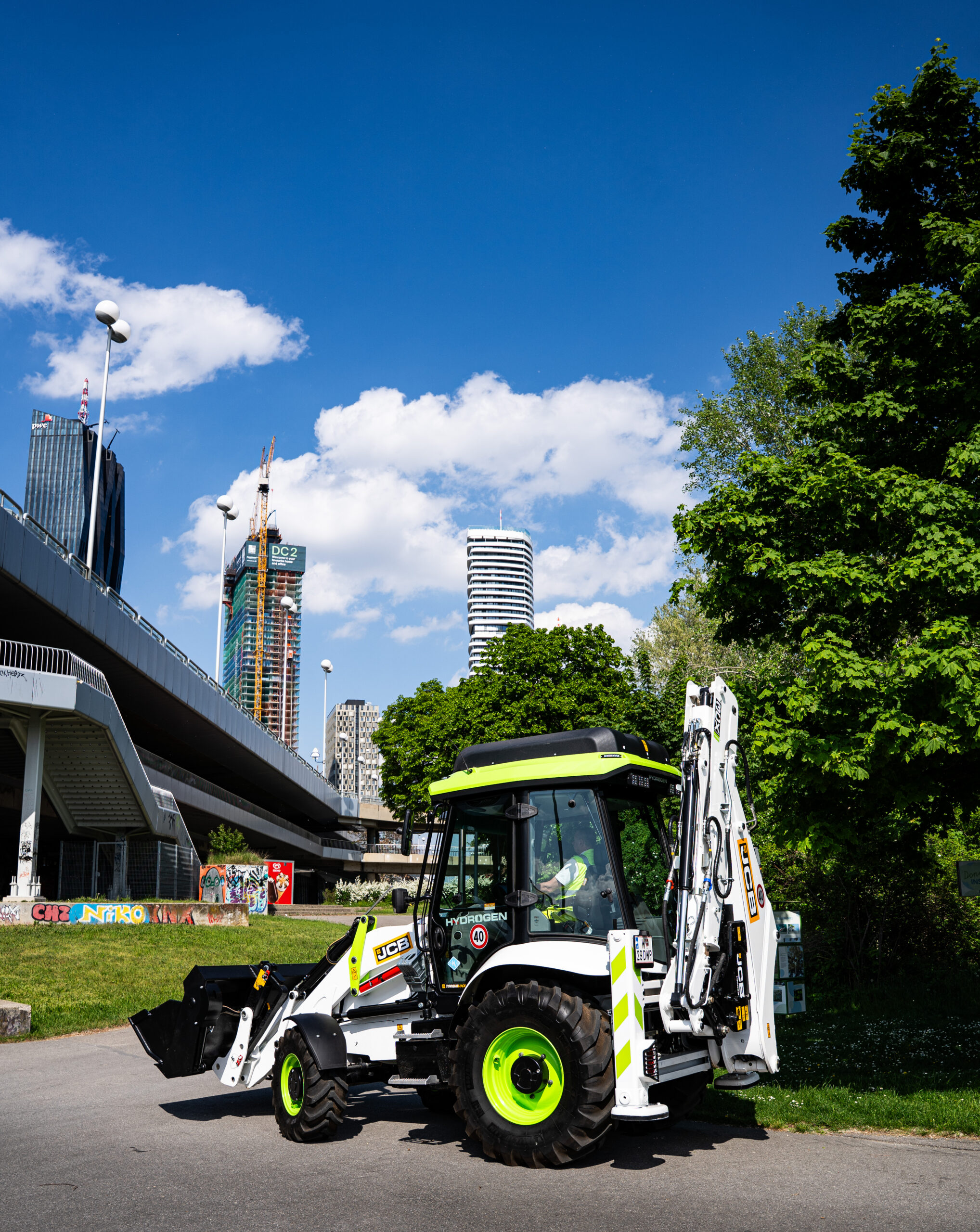 JCB secures full EU type-approval for pioneering hydrogen engine ...